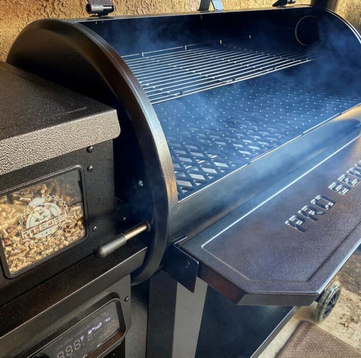 Traeger vs Pit Boss 2024 (Comparison) - Which one is Better?